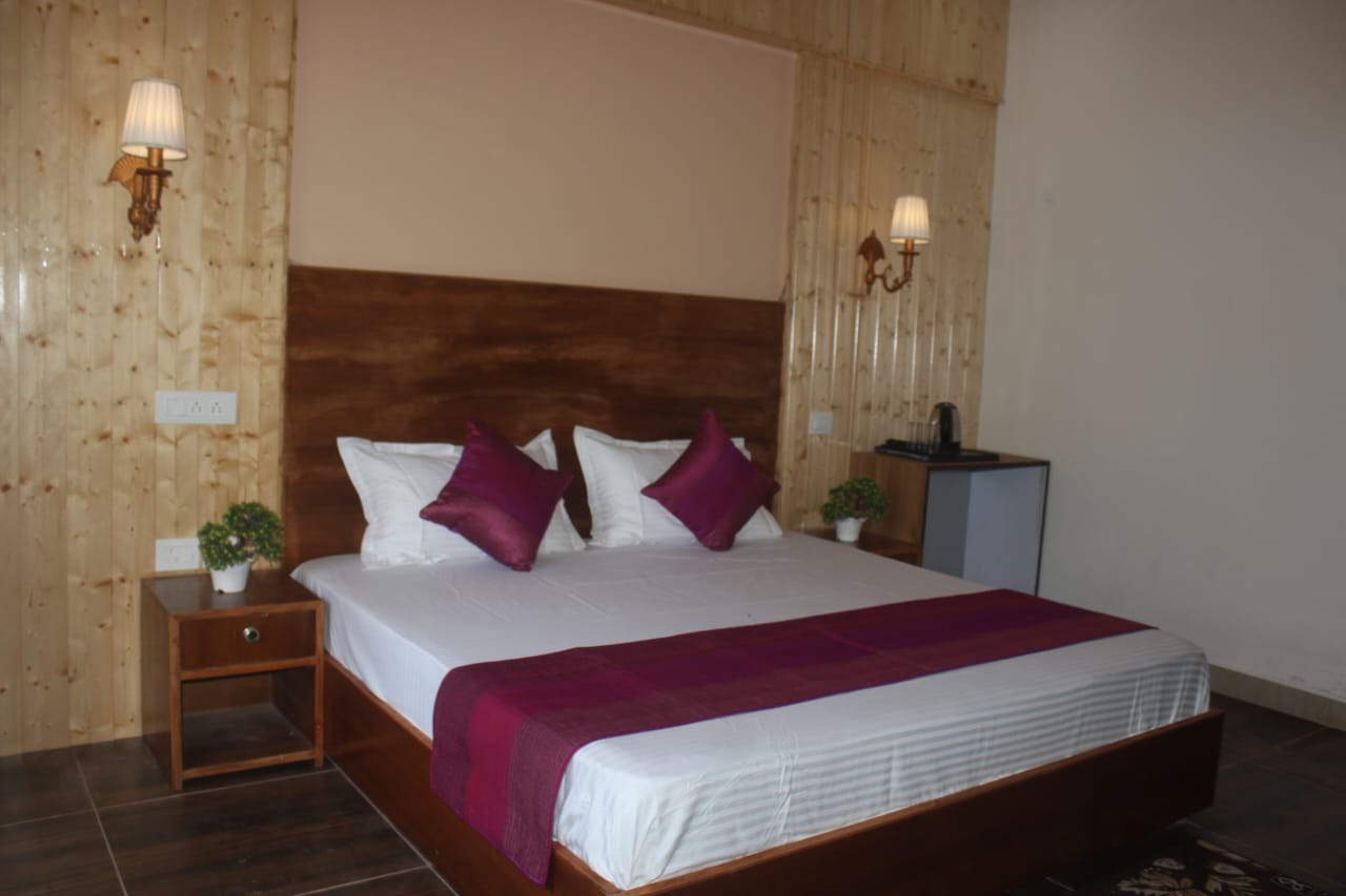 Himalayan Cedar Auli Resort Hotels Price Homestay Tarrif Booking Deluxe ...